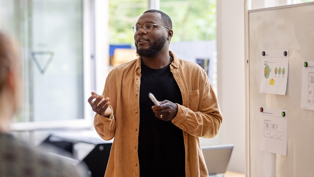 How to Hold Employees Accountable while Empowering Them | Crucial Learning